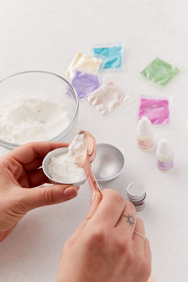 DIY Make Your Own Bath Bomb Kit | Urban Outfitters