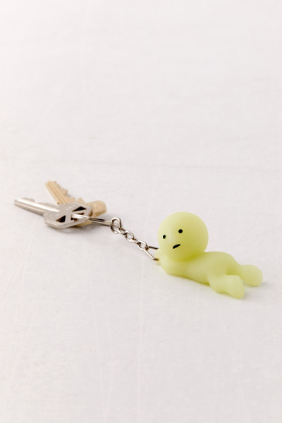 Smiski Glow-In-The-Dark Keychain | Urban Outfitters