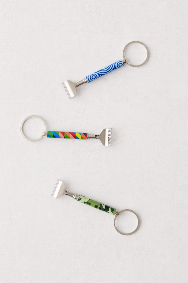 Mini Extendable Back Scratcher | Urban Outfitters