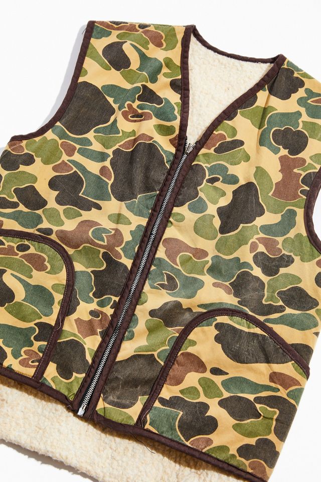 Vintage Sherpa Lined Camo Hunting Vest | Urban Outfitters Canada