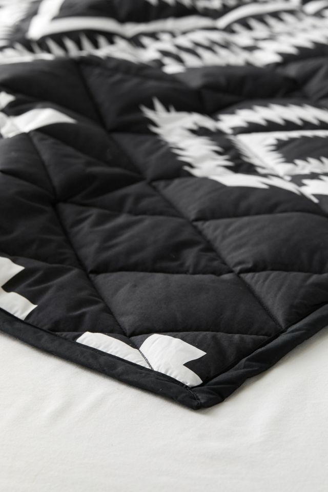 Pendleton Los Ojos Quilted Throw Blanket | Urban Outfitters