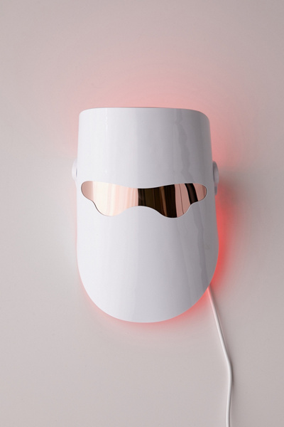 Luxe + Willow Illumi Light Therapy Mask | Urban Outfitters