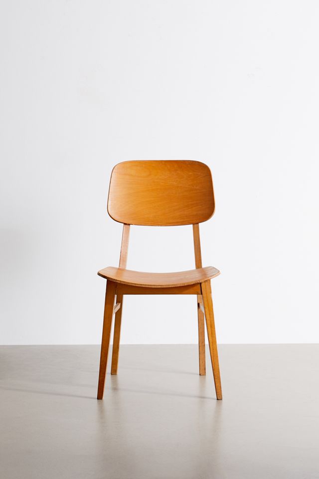 Urban Renewal Essential Vintage Chair | Urban Outfitters