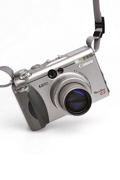 Acme Camera Co. Vintage Canon Powershot G3 | Urban Outfitters