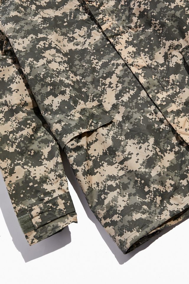 Vintage Heavy Duty Digital Camo Jacket | Urban Outfitters
