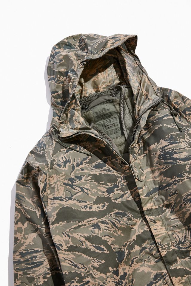 Vintage Heavy Duty Digital Camo Jacket | Urban Outfitters