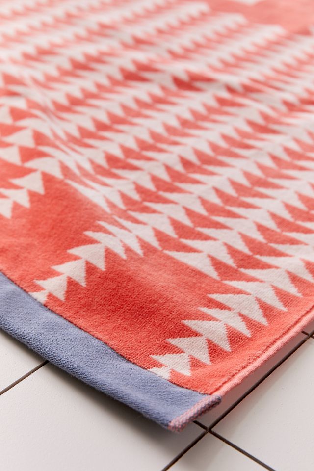 Pendleton Harding Jacquard Oversized Beach Towel | Urban Outfitters