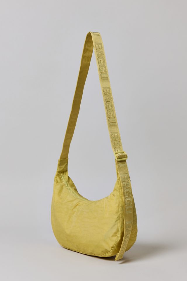 BAGGU Medium Nylon Crescent Bag | Urban Outfitters