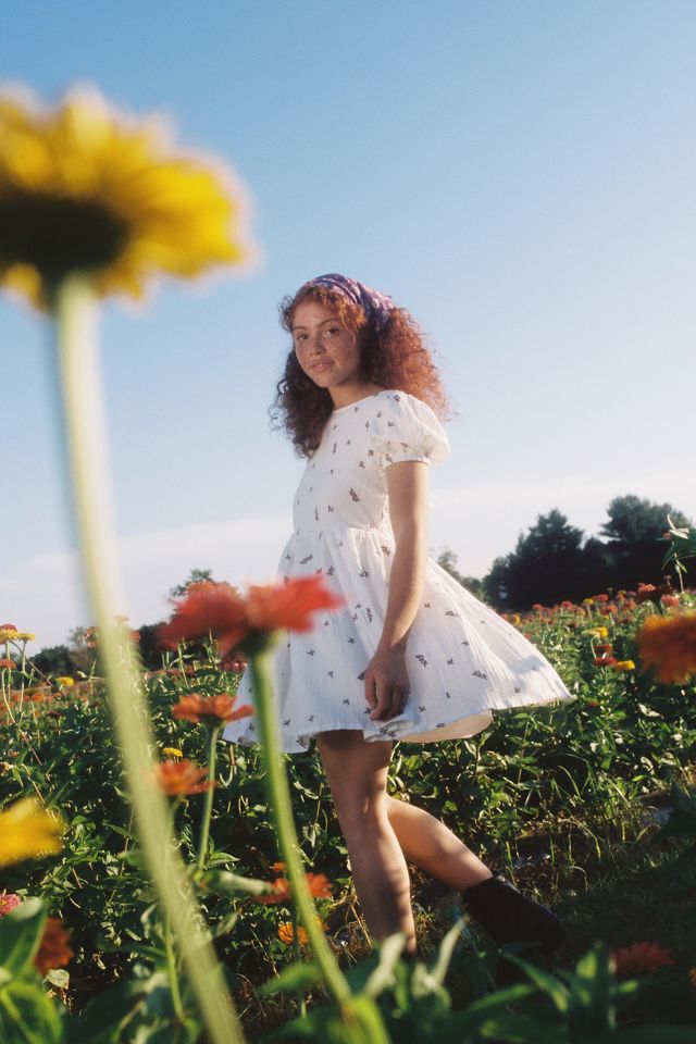 Daisy Street Textured Floral Mini Dress | Urban Outfitters