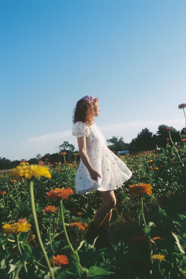 Daisy Street Textured Floral Mini Dress | Urban Outfitters
