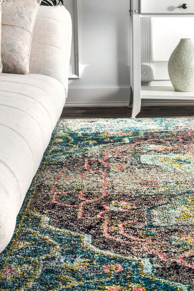 Suzie Floral Tufted Rug | Urban Outfitters
