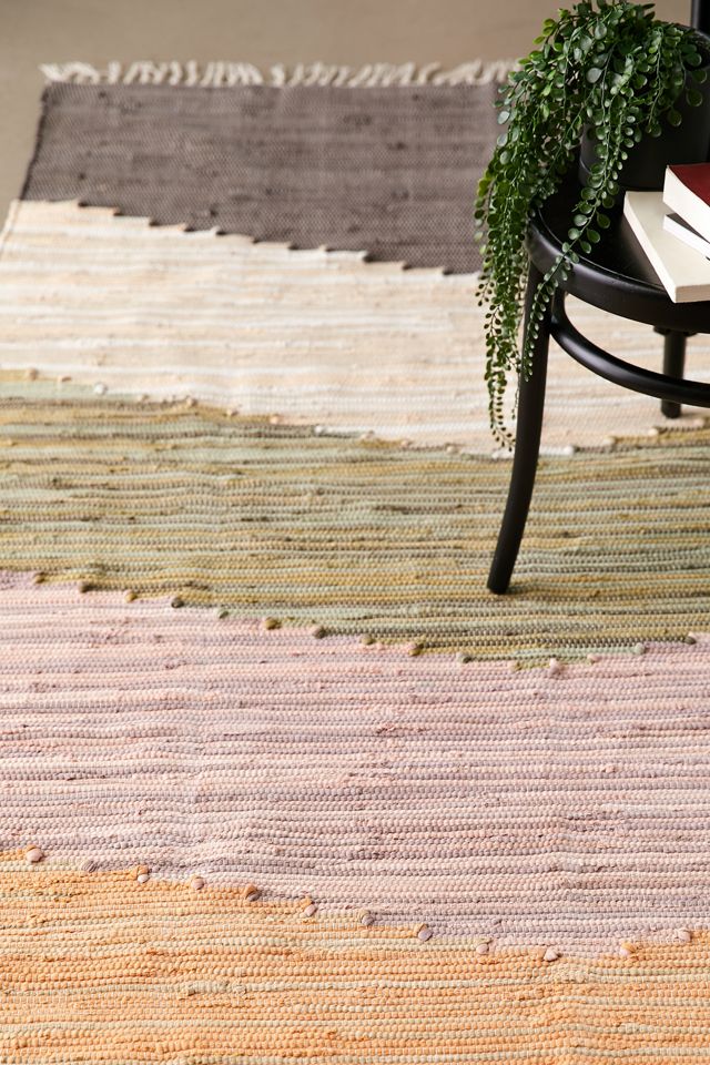 Isla Rag Rug | Urban Outfitters