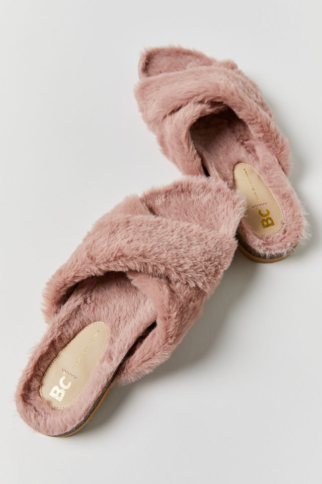 BC Footwear Triumph Slipper | Urban Outfitters