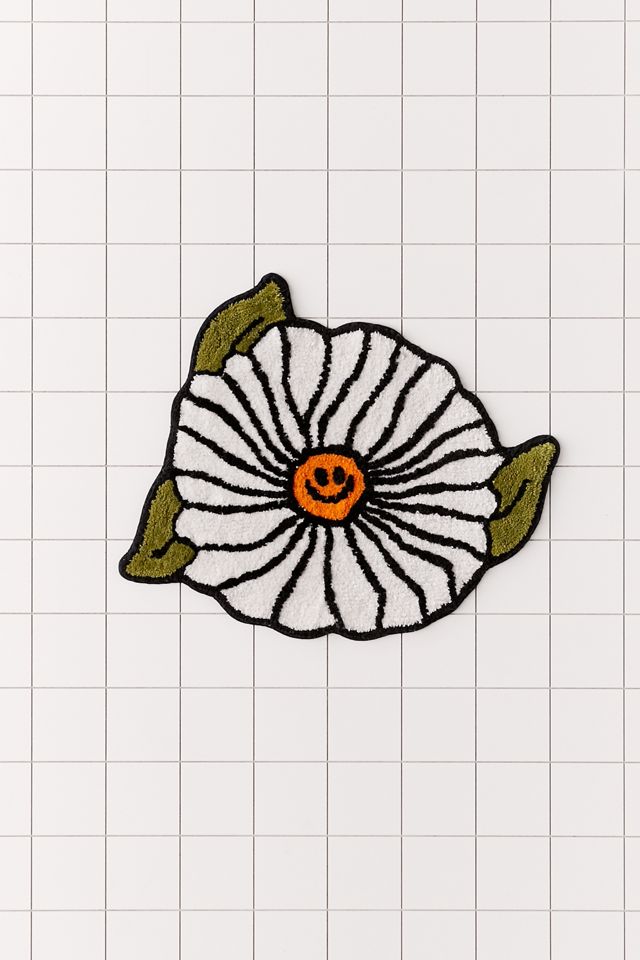 Alina Daisy Bath Mat | Urban Outfitters Canada