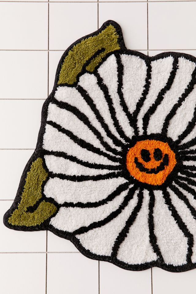 Alina Daisy Bath Mat | Urban Outfitters