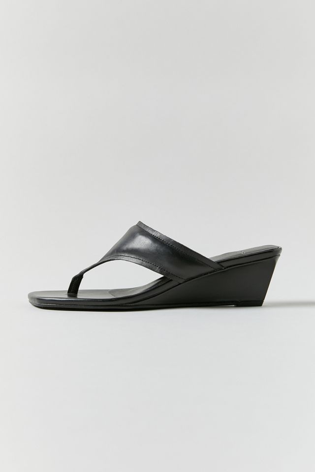 Vagabond Shoemakers Nellie Wedge Thong Sandal | Urban Outfitters