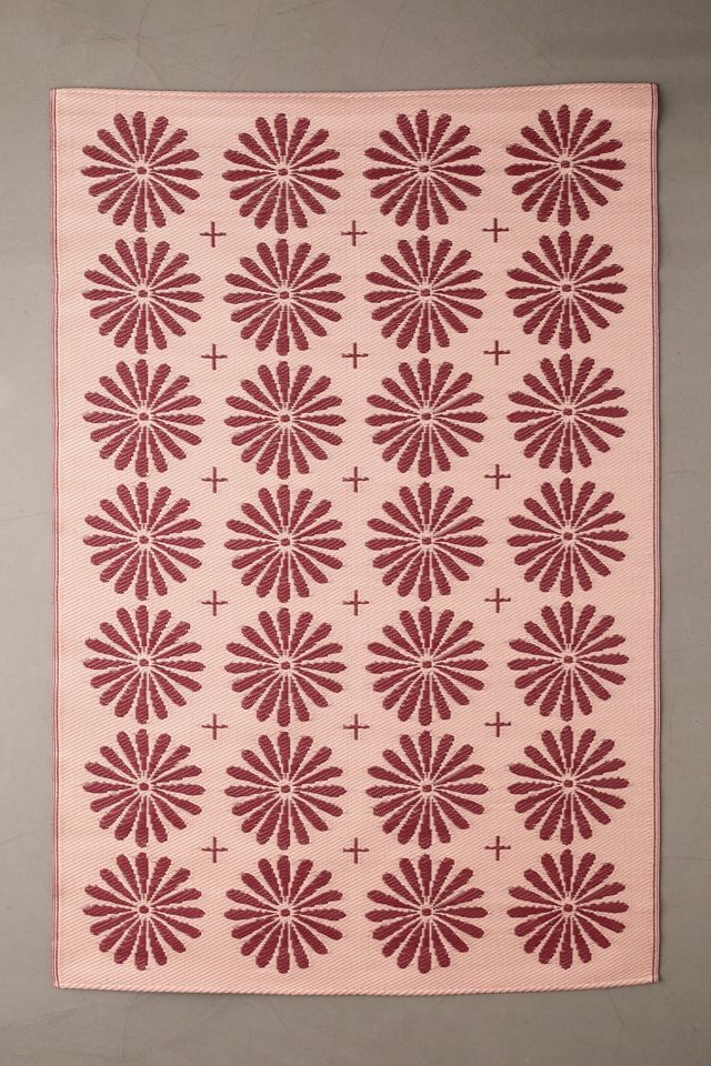 Daisy Indoor/Outdoor Woven Rug | Urban Outfitters