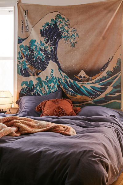 The Great Wave Off Kanagawa Tapestry | Urban Outfitters