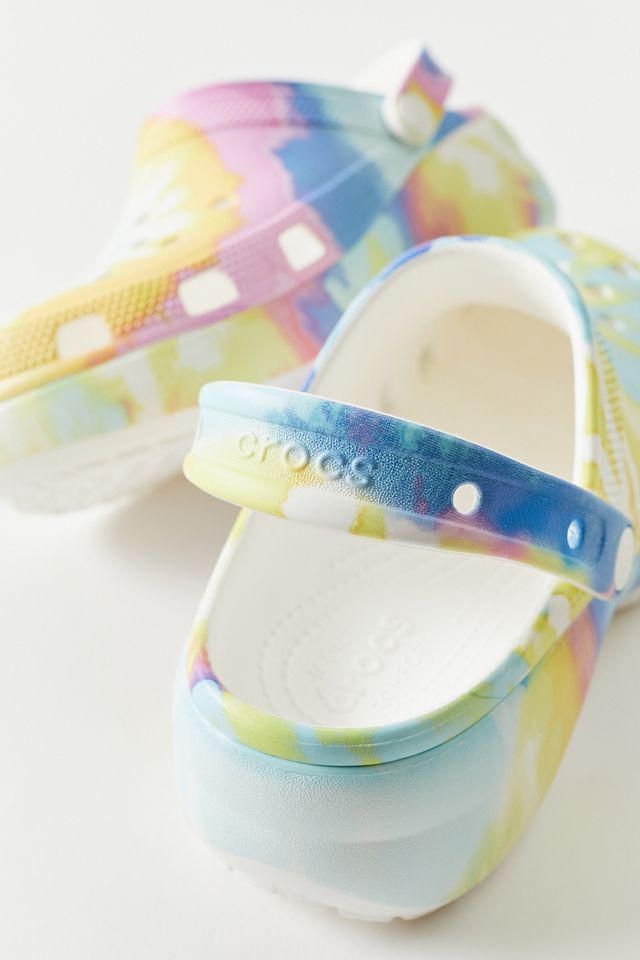 Crocs Classic Graphic Platform Clog | Urban Outfitters Canada