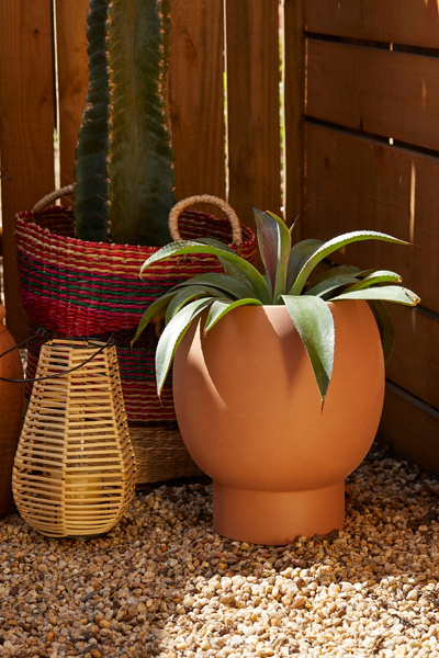 Jake Indoor/Outdoor Planter | Urban Outfitters