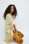 UO Floral Lace Robe | Urban Outfitters