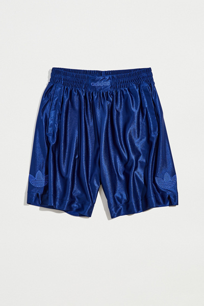 adidas Spirit Logo Short | Urban Outfitters