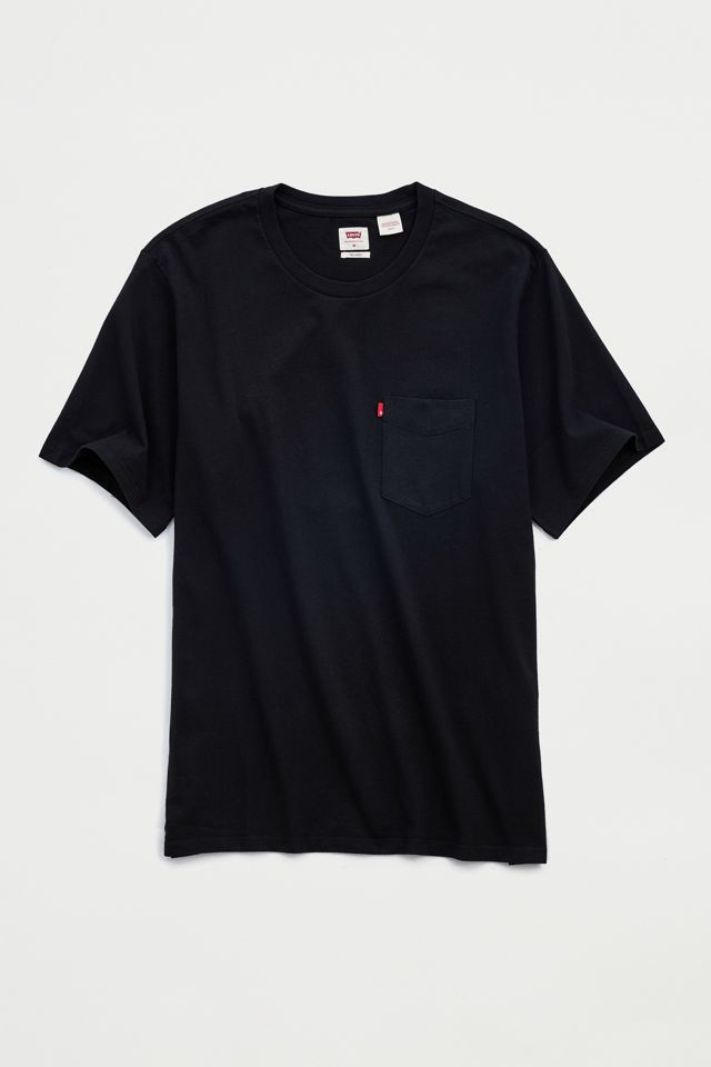 Levi’s Relaxed Fit Pocket Tee | Urban Outfitters