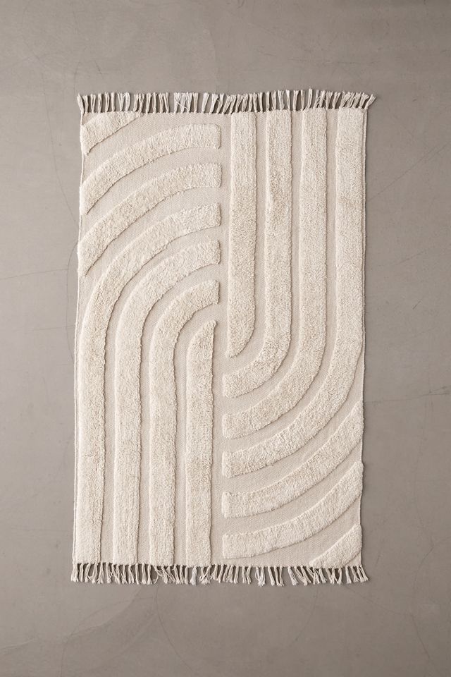 Karmen Hilo Tufted Rug | Urban Outfitters Karmen Hilo Tufted Rug | Urban Outfitters
