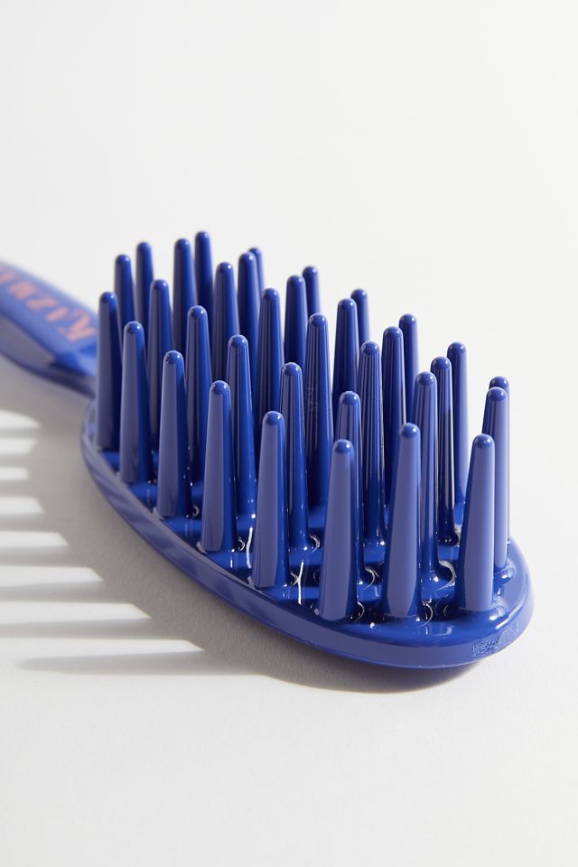 KAZMALEJE KurlsPlus Detangler Paddle Comb | Urban Outfitters