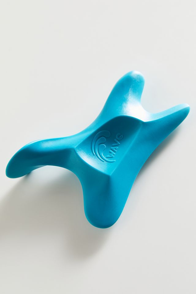 Wave Tools Therapy The Wave Massage Tool | Urban Outfitters