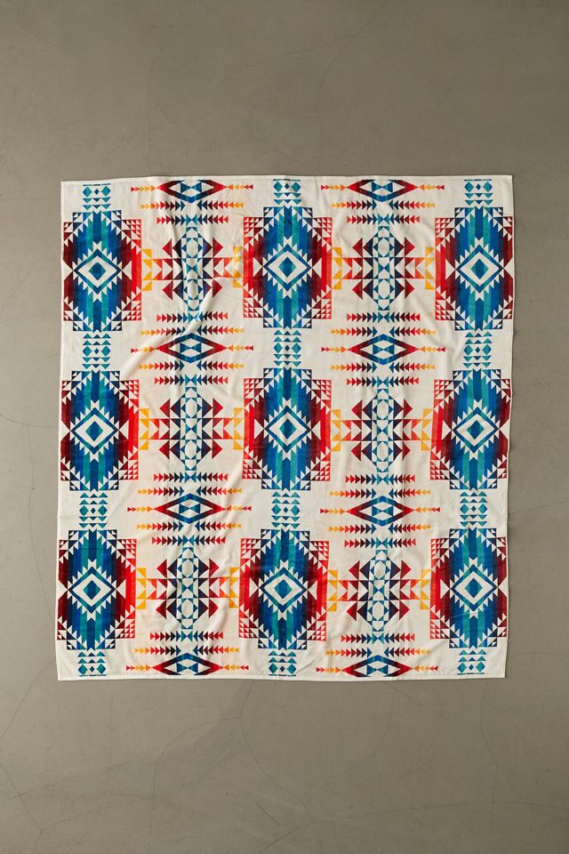 Pendleton Pilot Rock Oversized Beach Towel | Urban Outfitters