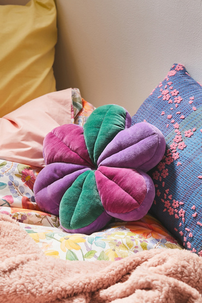 Kip&Co Crystals Velvet Flower Throw Petal | Urban Outfitters Canada