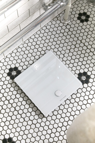 Vanity Planet FormFit+ Bluetooth Digital Scale | Urban Outfitters