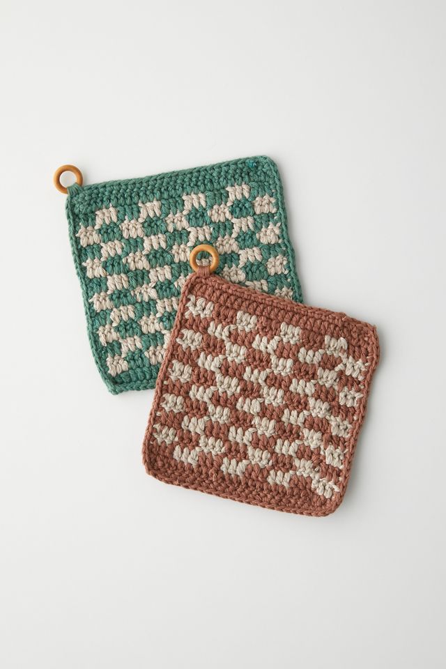 Shiloh Checkerboard Crochet Trivet | Urban Outfitters