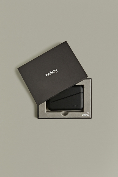 Bellroy Flip Case | Urban Outfitters