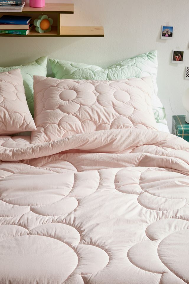 Daisy Puff Crisp Organic Cotton Percale Comforter | Urban Outfitters