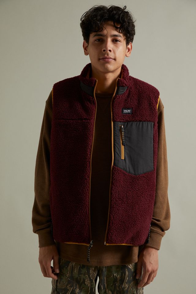 TAION Boa Reversible Fleece Vest | Urban Outfitters Canada