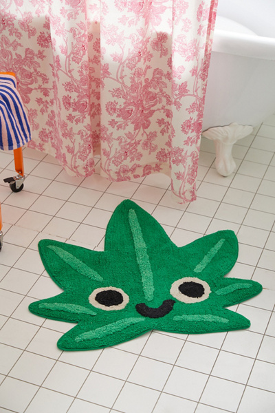 Leaf Buddy Bath Mat | Urban Outfitters