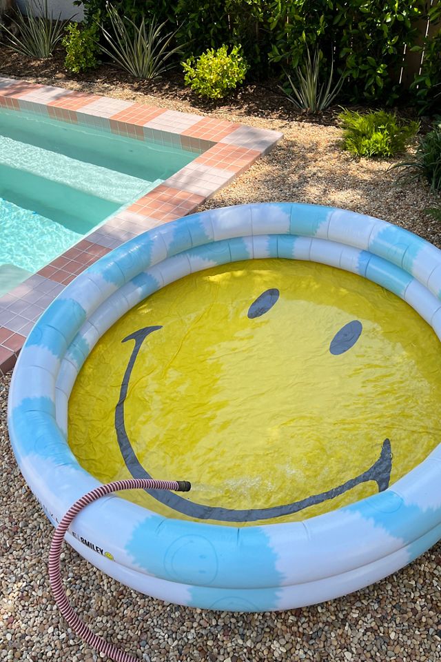 Happy Face Mini Inflatable Pool | Urban Outfitters
