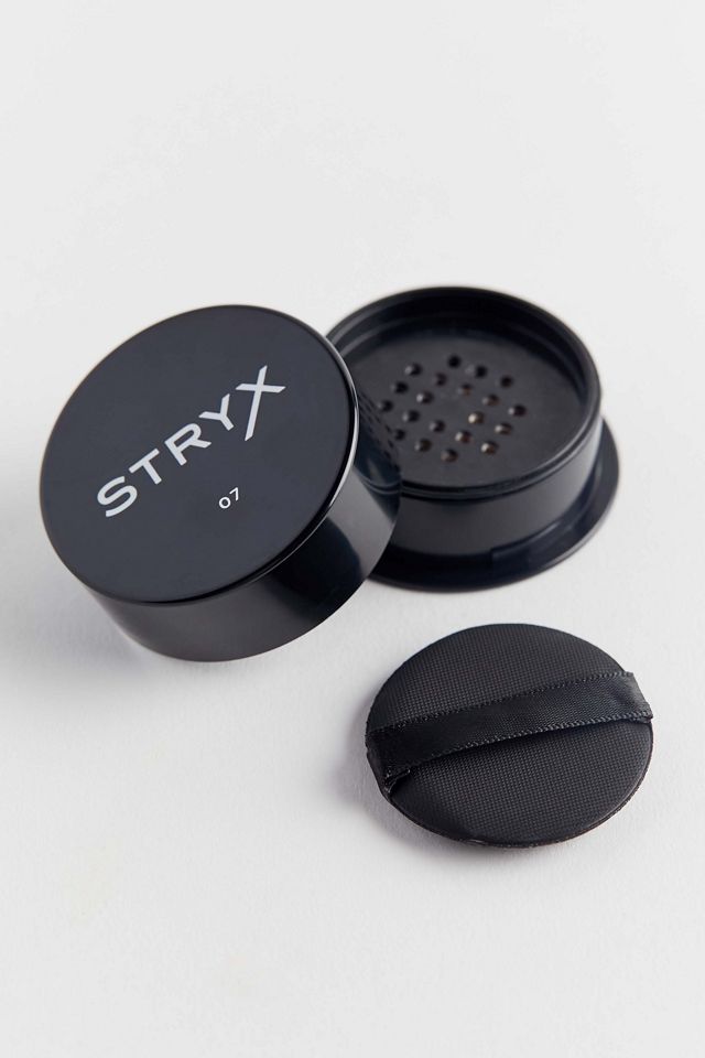 Stryx Anti-Shine Powder Tool | Urban Outfitters