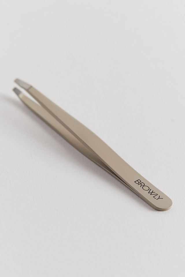 BROWLY Slanted Tweezers | Urban Outfitters