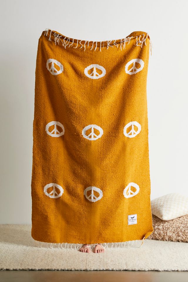 Trek Light Gear Peace Blanket | Urban Outfitters