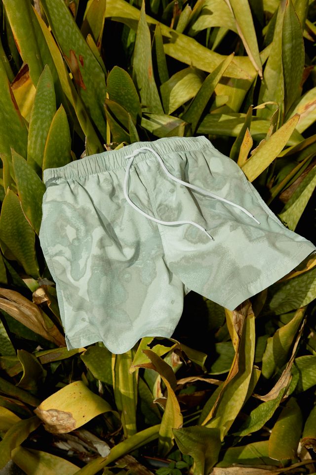 UO Blur Drop Printed Swim Short | Urban Outfitters