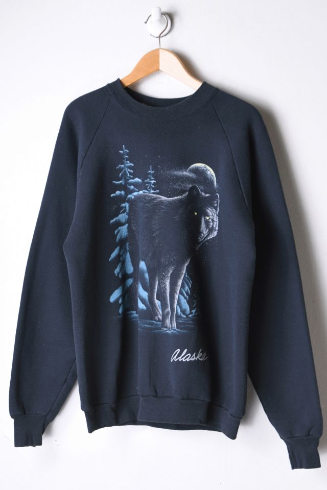 Vintage 90s Wolf in the Night Alaska Sweatshirt | Urban Outfitters