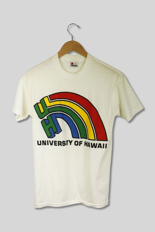 Vintage University of Hawaii T shirt | Urban Outfitters