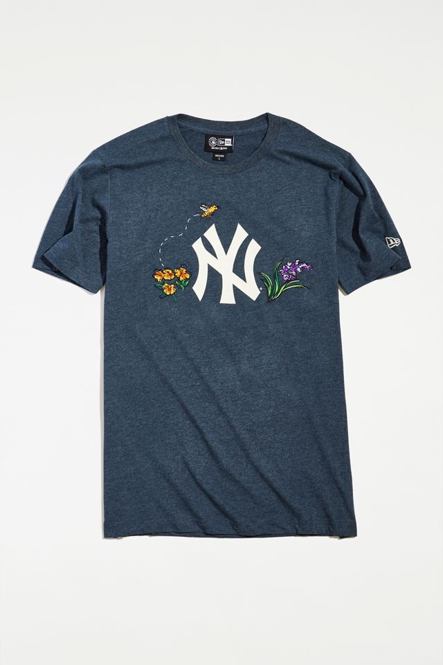New Era New York Yankees Floral Tee | Urban Outfitters