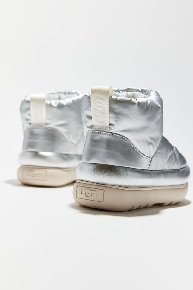 UGG Classic Maxi Mini Ankle Boot | Urban Outfitters