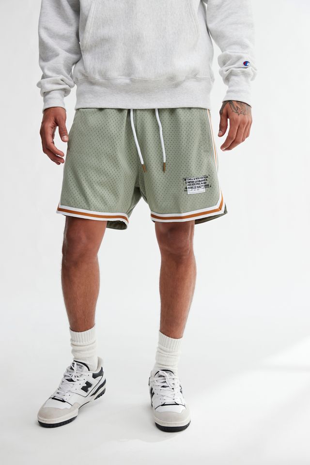 Mitchell & Ness UO Exclusive Game Day 5” Jersey Short | Urban Outfitters