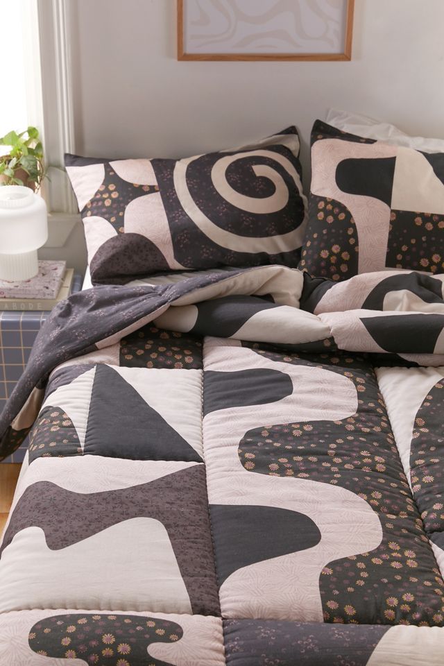 Mika Comforter Set | Urban Outfitters