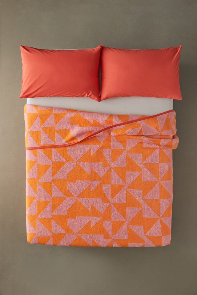 Pinwheel Bed Blanket Bundle | Urban Outfitters